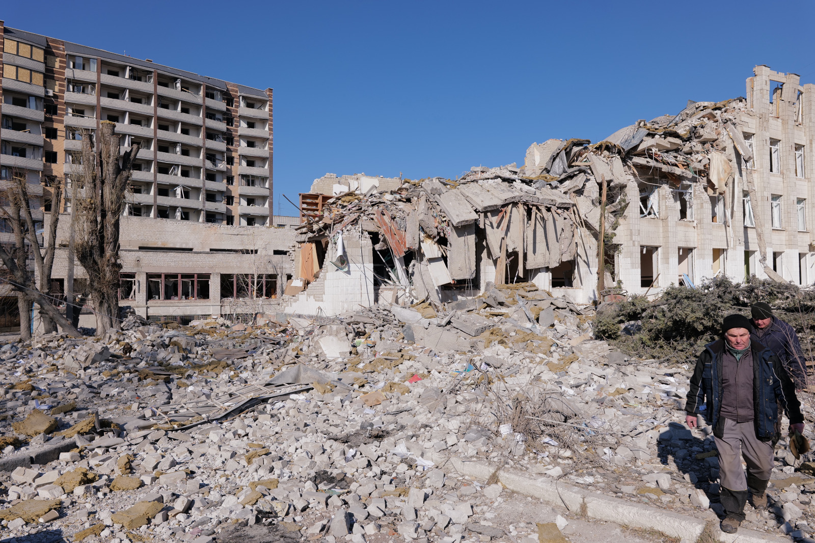 Cluster Munition Monitor 2022: A shocking 689 civilians killed or ...